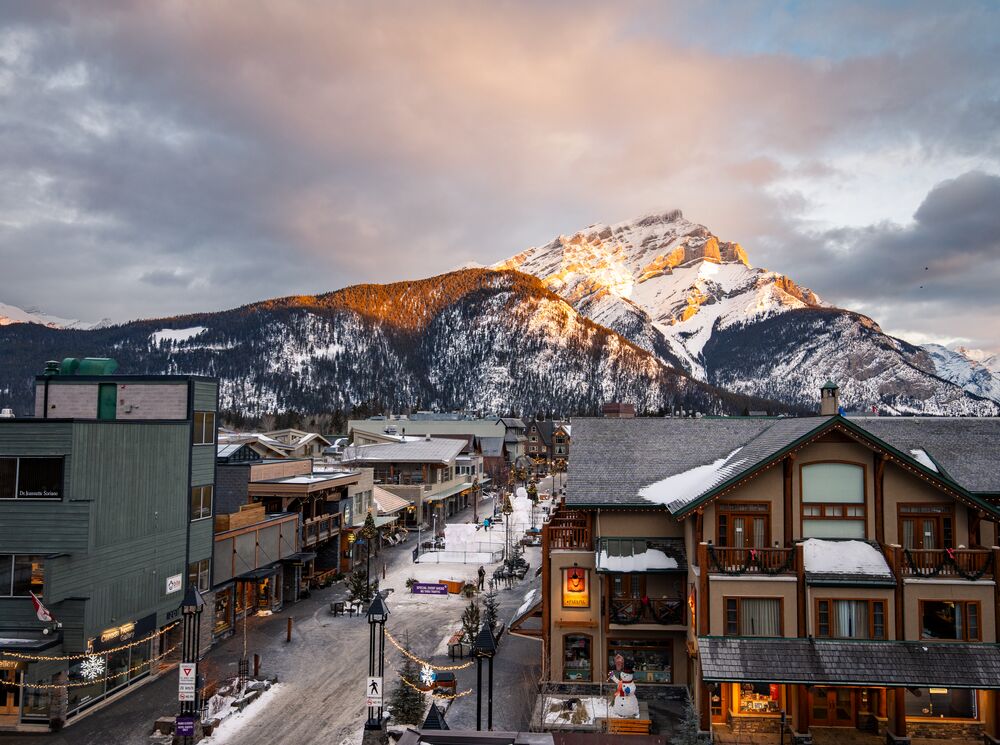 Banff’s Caribou Street: Restaurants, Shops and Hotels Open During ...