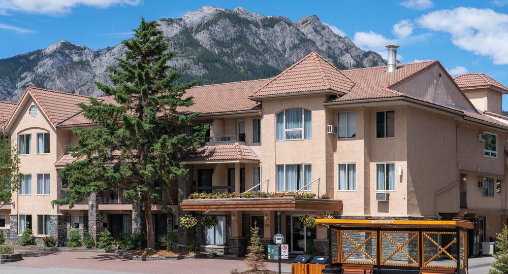 Red Carpet Inn | Banff & Lake Louise Tourism