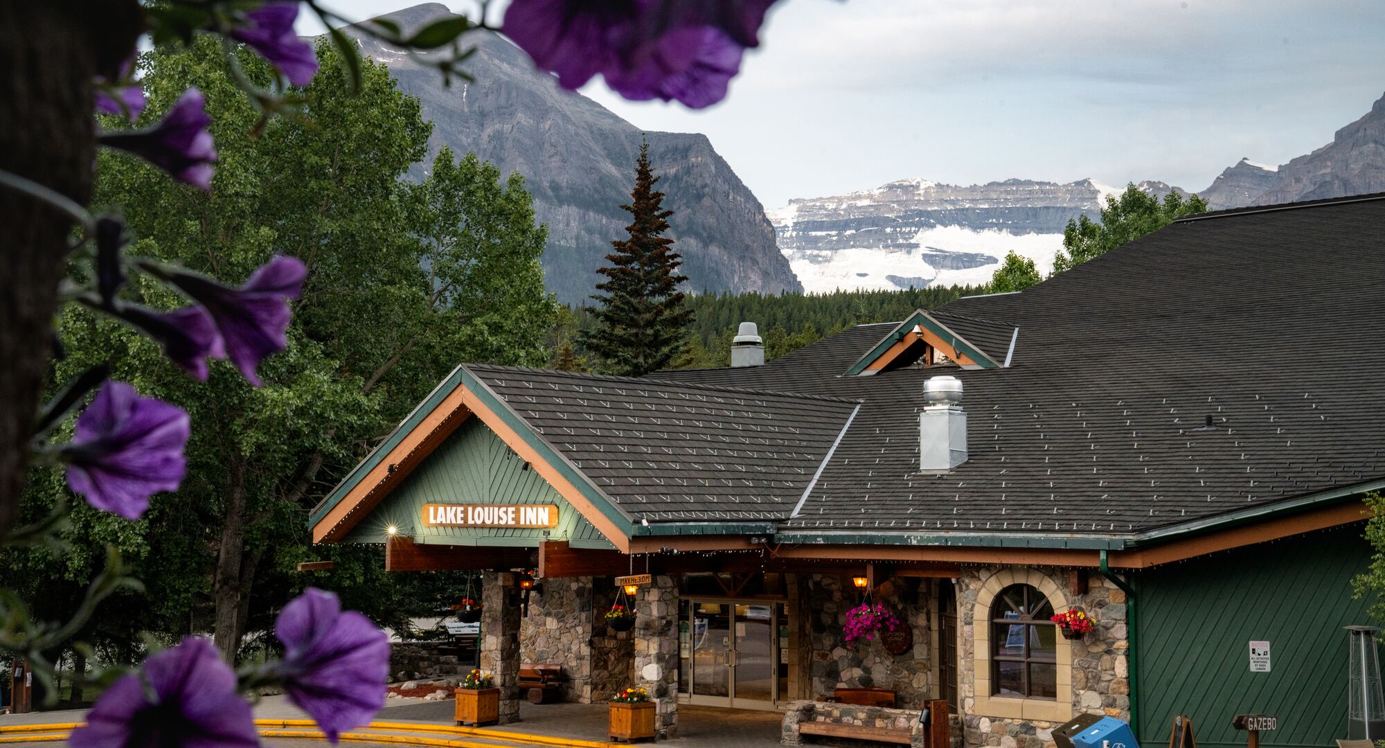 Lake Louise Inn | Banff & Lake Louise Tourism